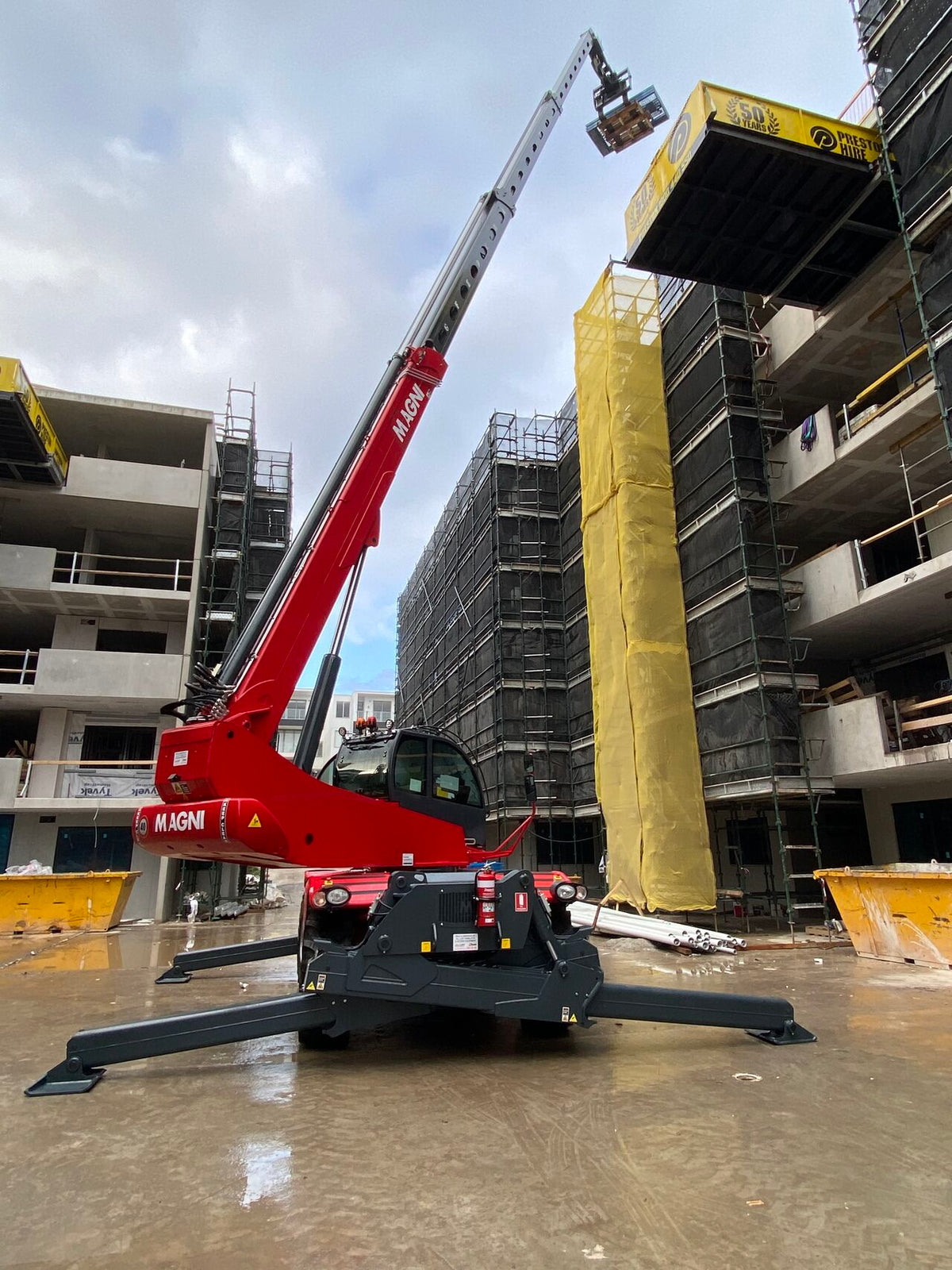 Is a ROTO BOOM Rotating Telehandler a Crane? What is a Rotoboom? — Gap ...